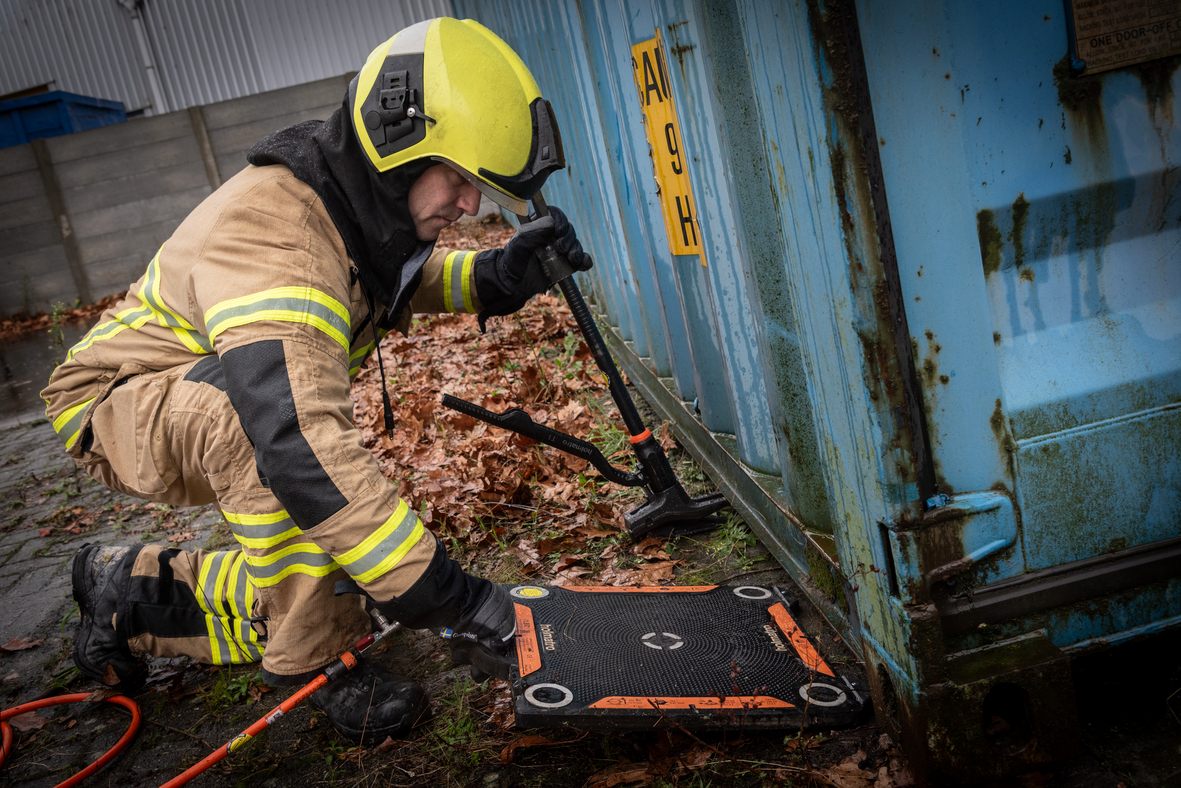 Forcible Entry Tool T1